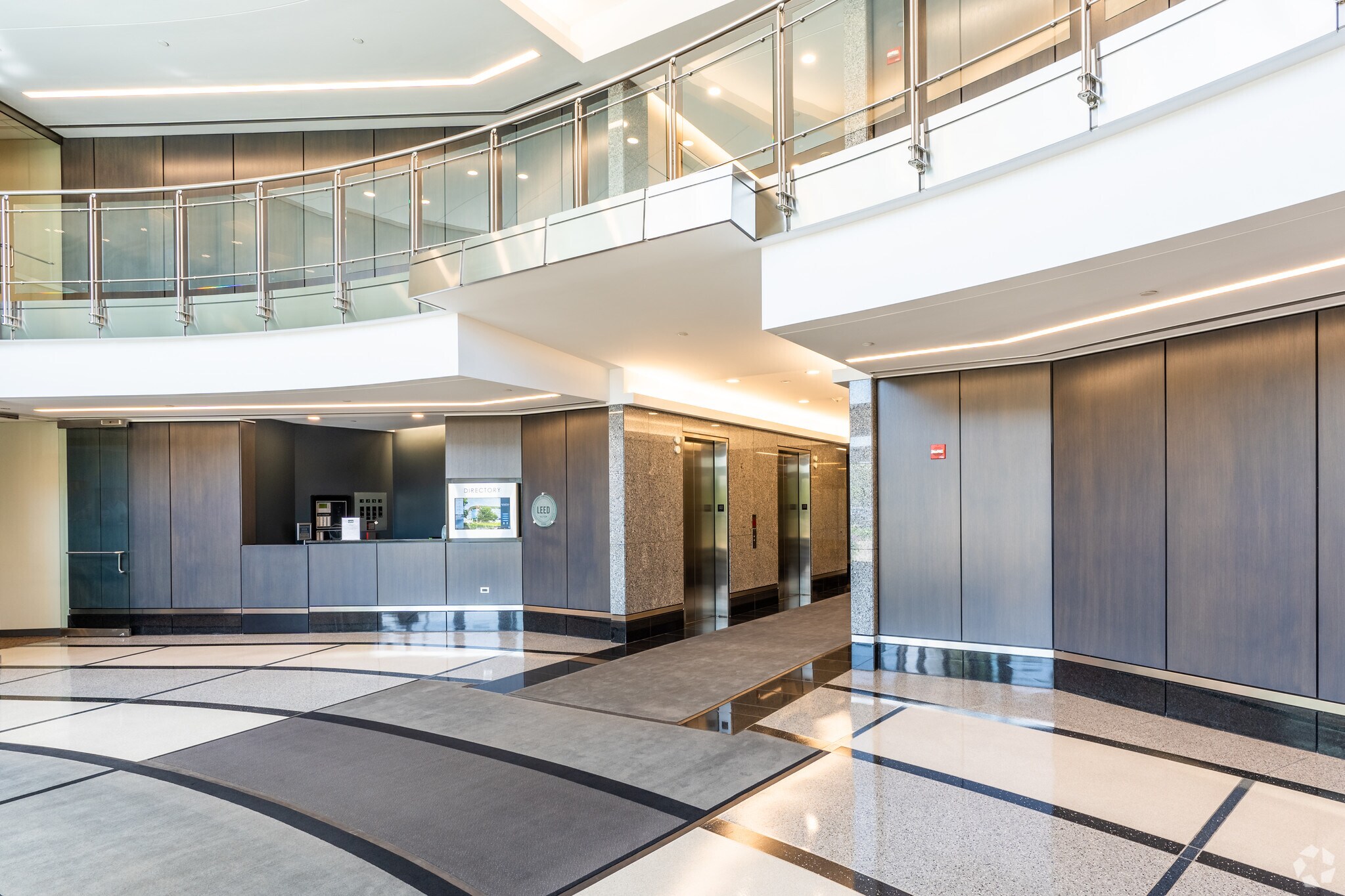 700 Commerce Dr, Oak Brook, IL 60523 - Oak Brook Pointe | LoopNet