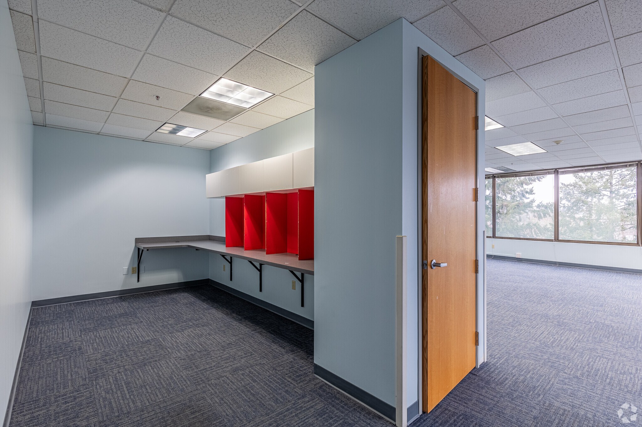 12655 SW Center St, Beaverton, OR 97005 - Cascade Plaza West | LoopNet