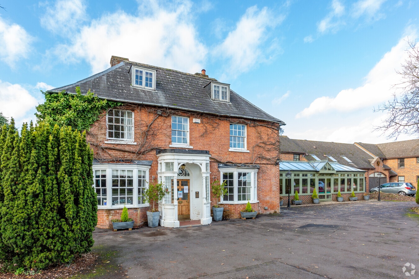 Coped Hall, Royal Wootton Bassett, SN4 8ER | LoopNet