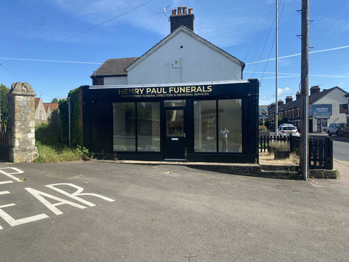 88A Shipbourne Rd, Tonbridge, TN10 3EG - Retail for Lease | LoopNet