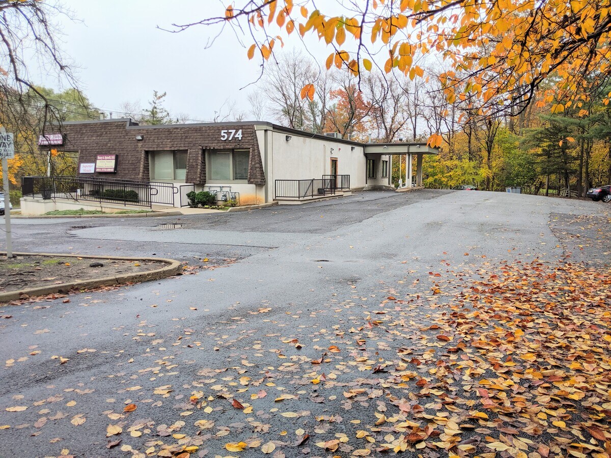 574 Franklin Ave, Franklin Lakes, NJ 07417 | LoopNet 574 Franklin Ave, Franklin Lakes, NJ 07417 | LoopNet