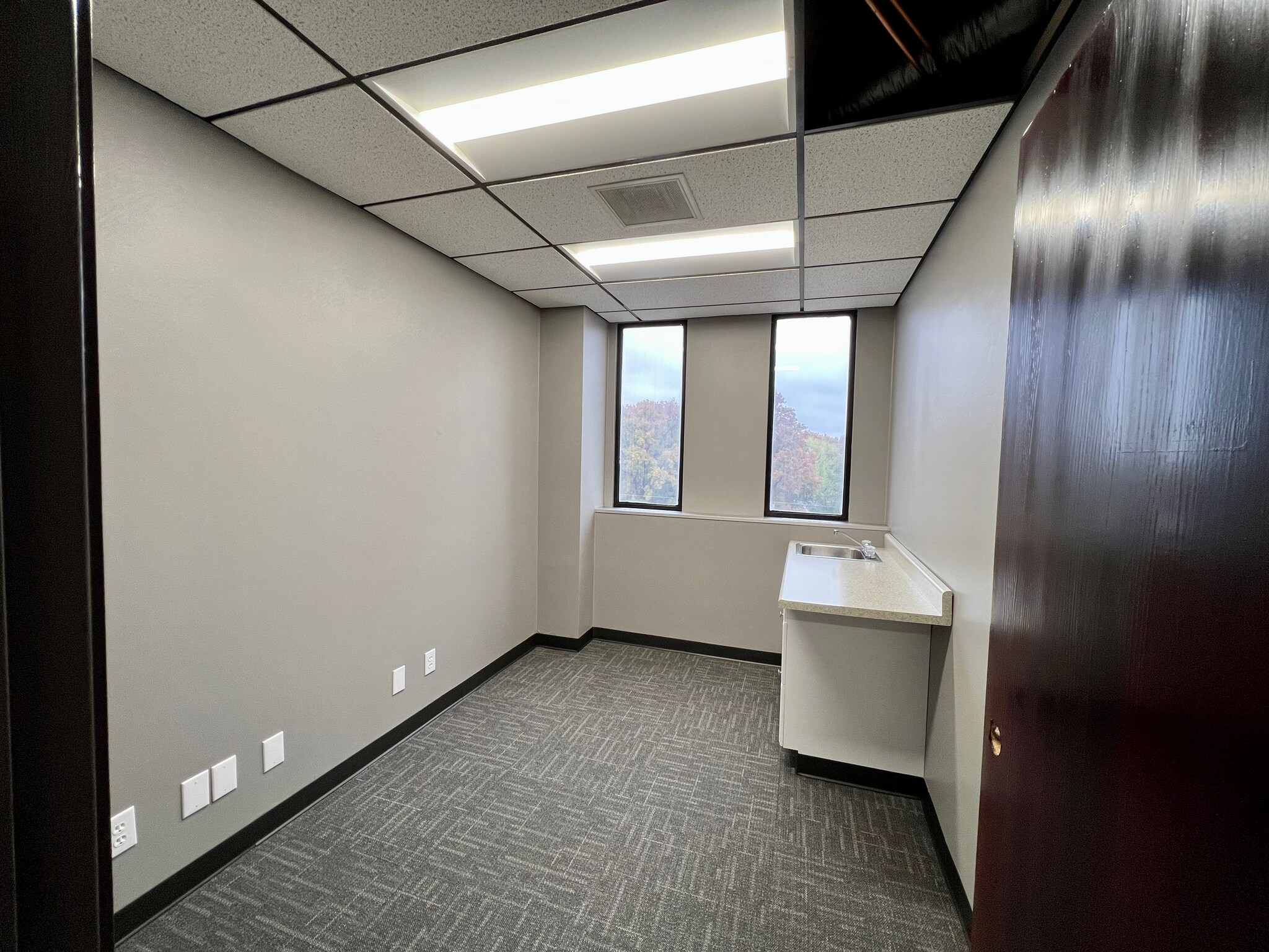 4240 Blue Ridge Blvd, Kansas City, MO 64133 - Blue Ridge Tower | LoopNet