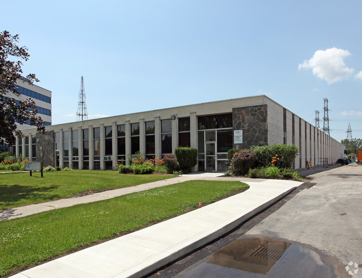 4 Overlea Blvd, Toronto, ON M4H 1A4 | LoopNet