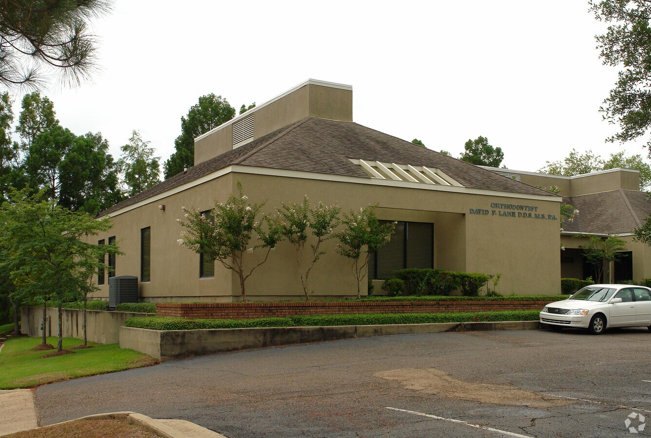 1855 Crane Ridge Dr, Jackson, MS 39216 | LoopNet