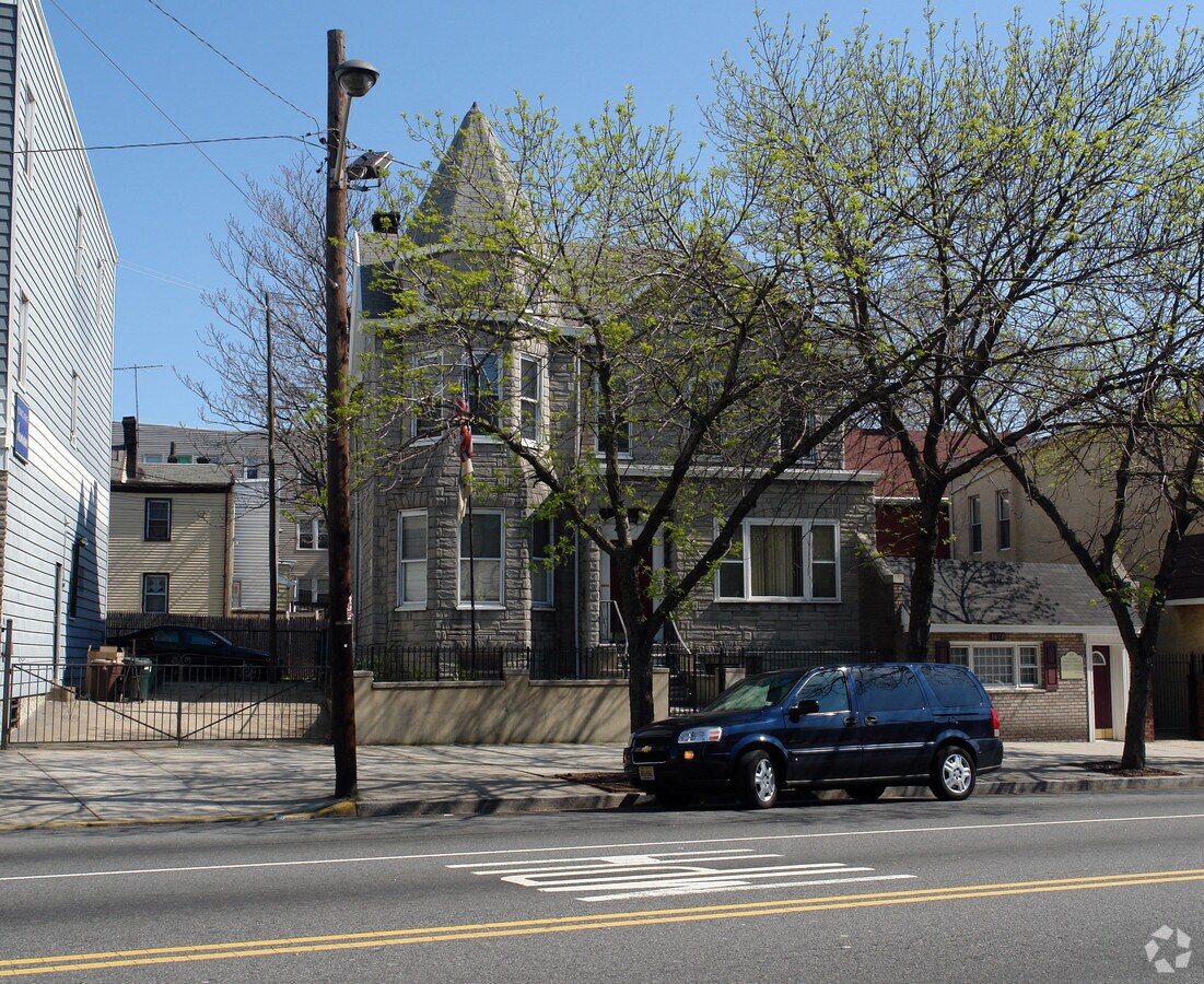 1670 John F Kennedy Blvd, Jersey City, NJ 07305 | LoopNet