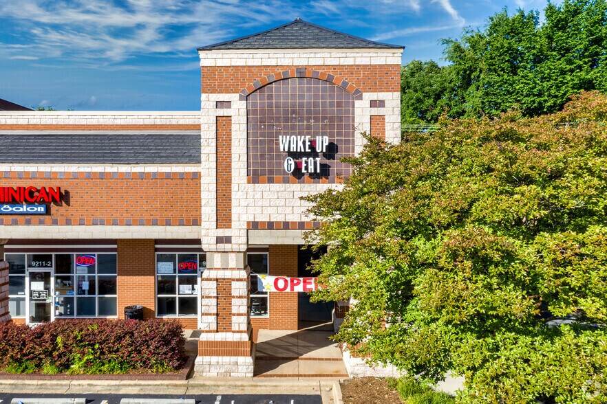 9211-9331 N Tryon St, Charlotte, NC 28262 - Mallard Point Shopping Center | LoopNet