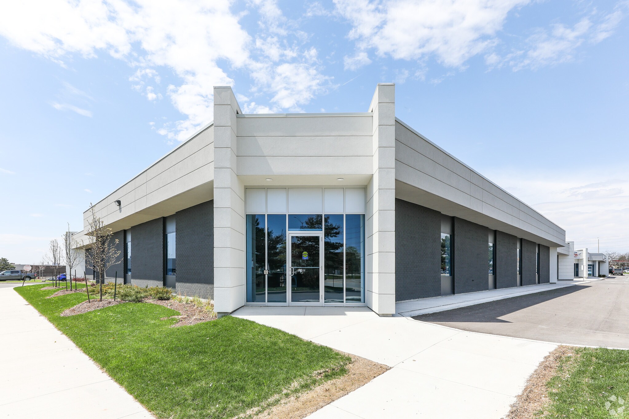 4700 Dixie Rd, Mississauga, ON L4W 2R1 | LoopNet.com