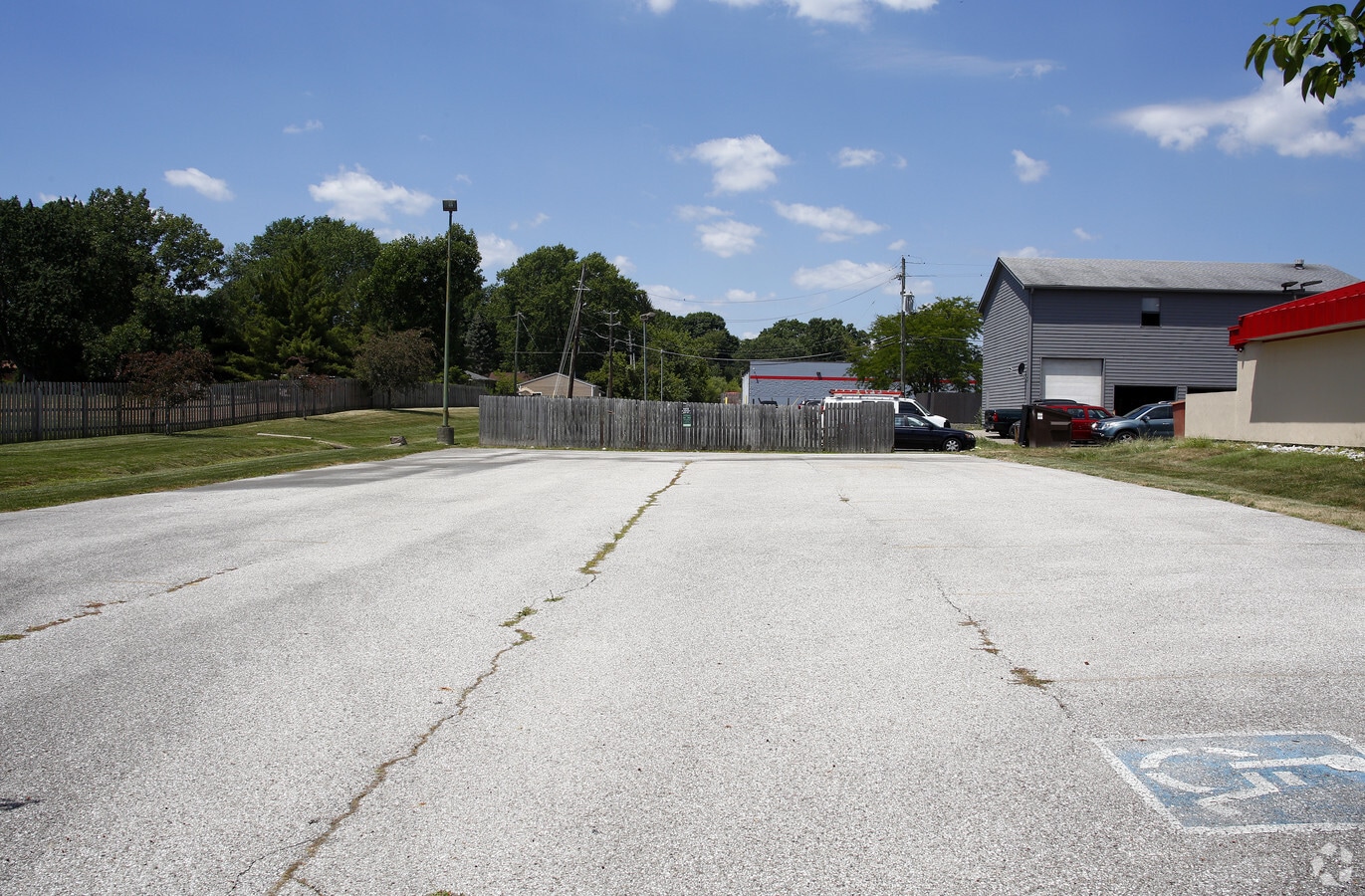 24 S Lynhurst Dr, Indianapolis, IN 46241 | LoopNet