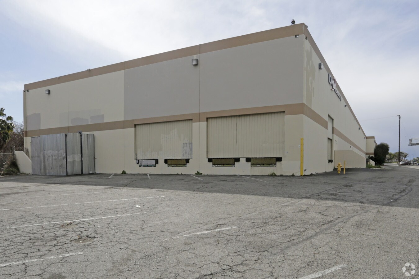 200 W Artesia Blvd, Compton, CA 90220 - Property Record | LoopNet