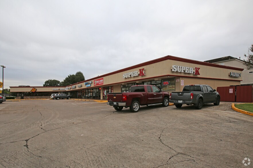 7000-7020 Woodridge Dr, Houston, TX, 77087 - Retail Space For Lease ...