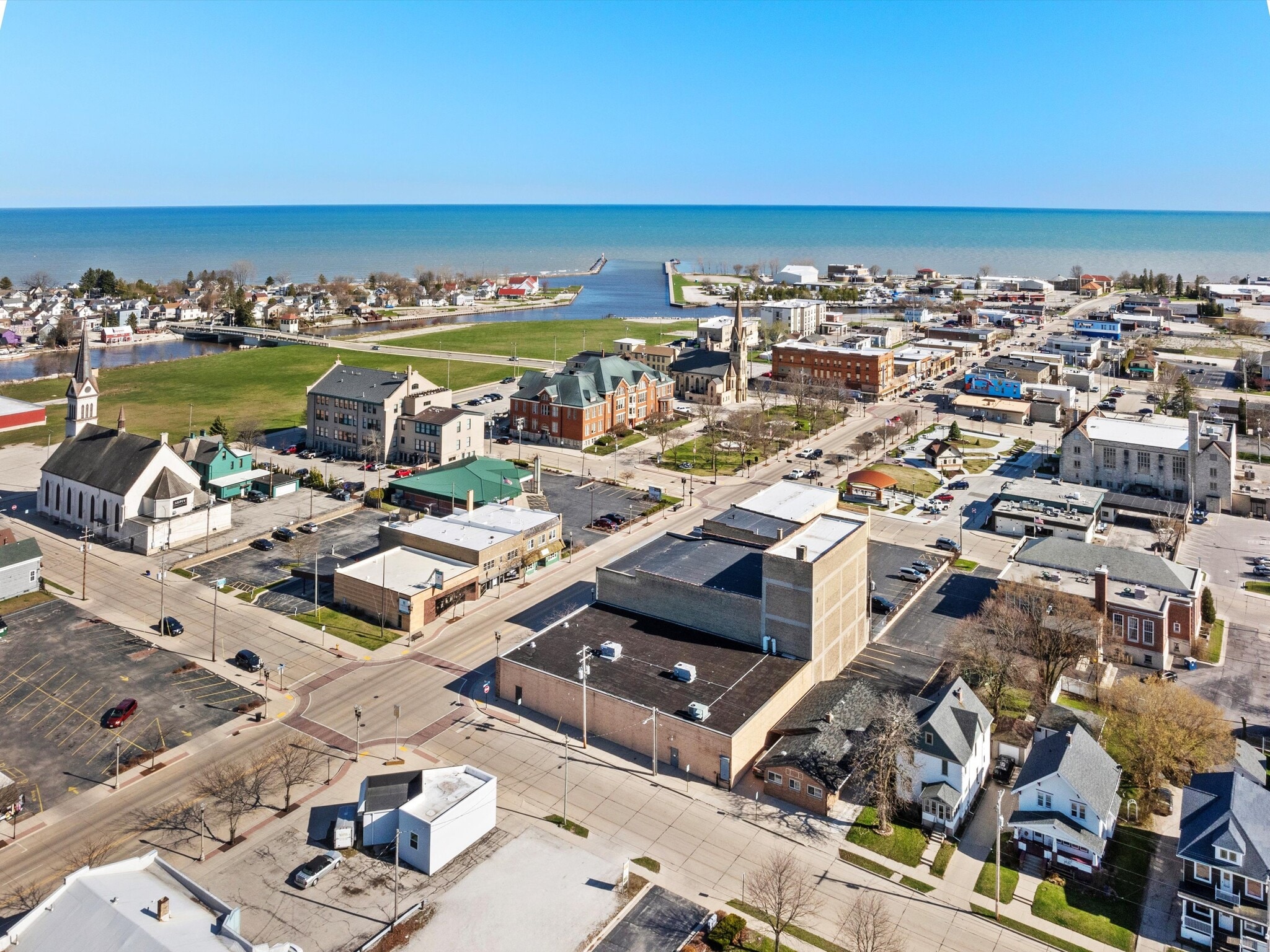 1816 Washington St, Two Rivers, WI 54241 - Retail Property - Multi Use ...