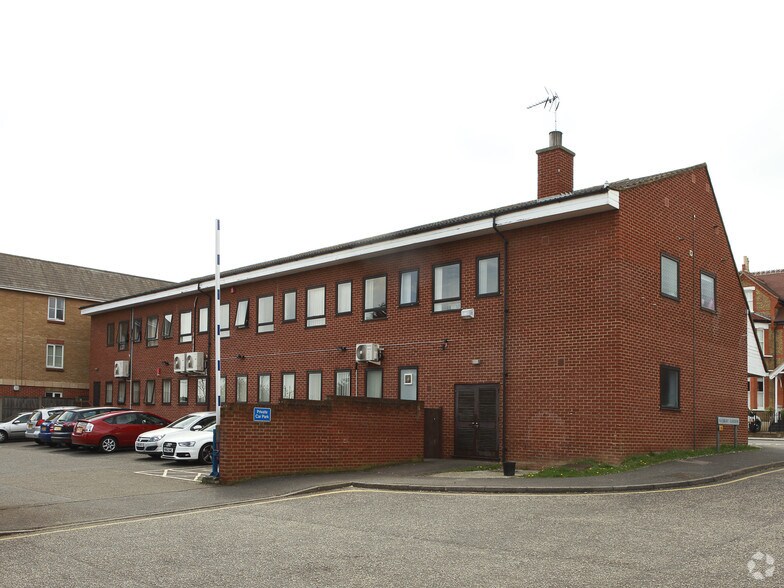 Victoria Rd, Buckhurst Hill, IG9 5EX - Victoria House | LoopNet