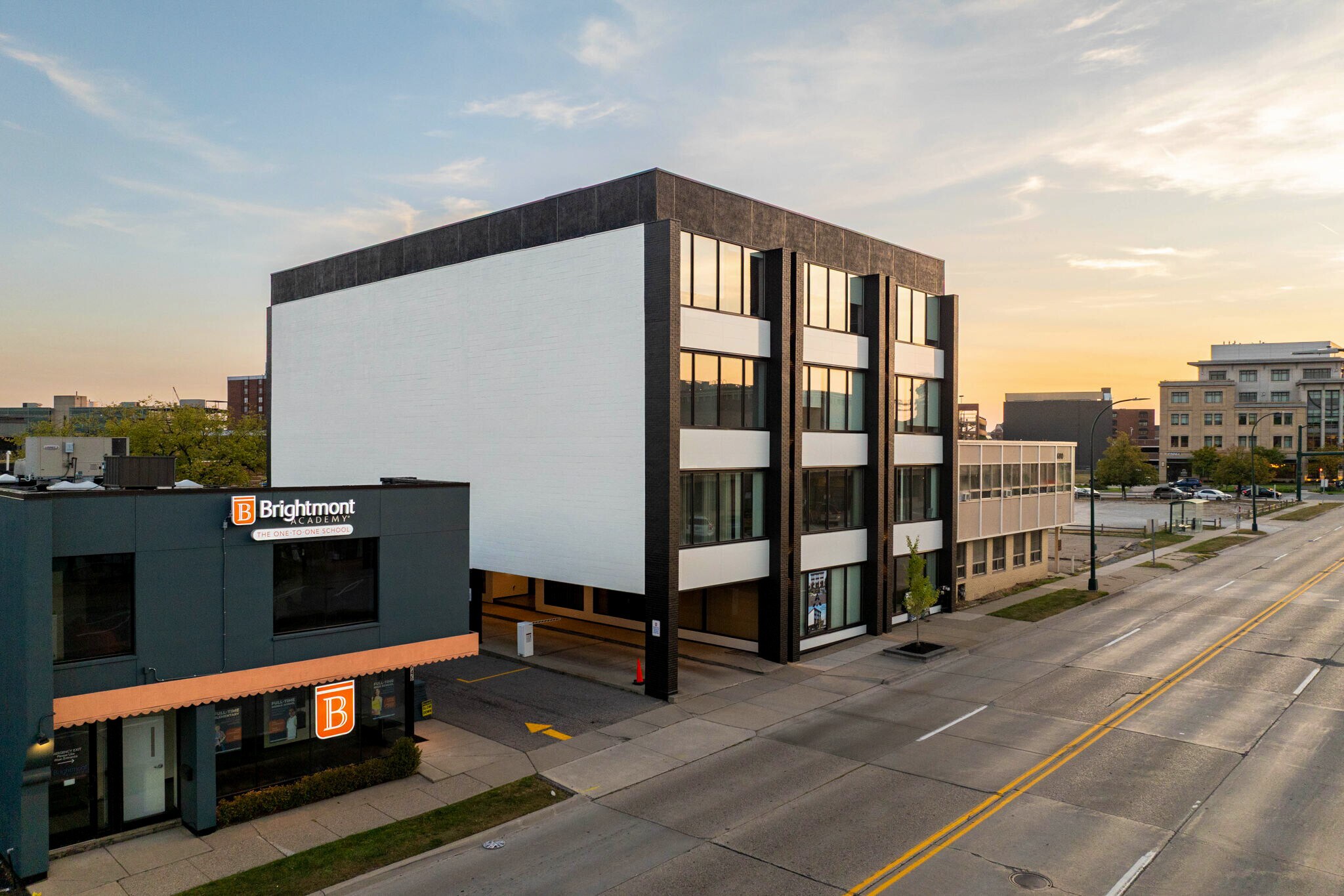 700 E Maple Rd, Birmingham, MI 48009 - Office Spaces | LoopNet