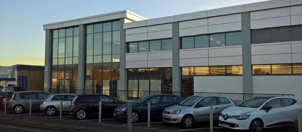 Progress Rd, Leigh On Sea, SS9 5PR | LoopNet