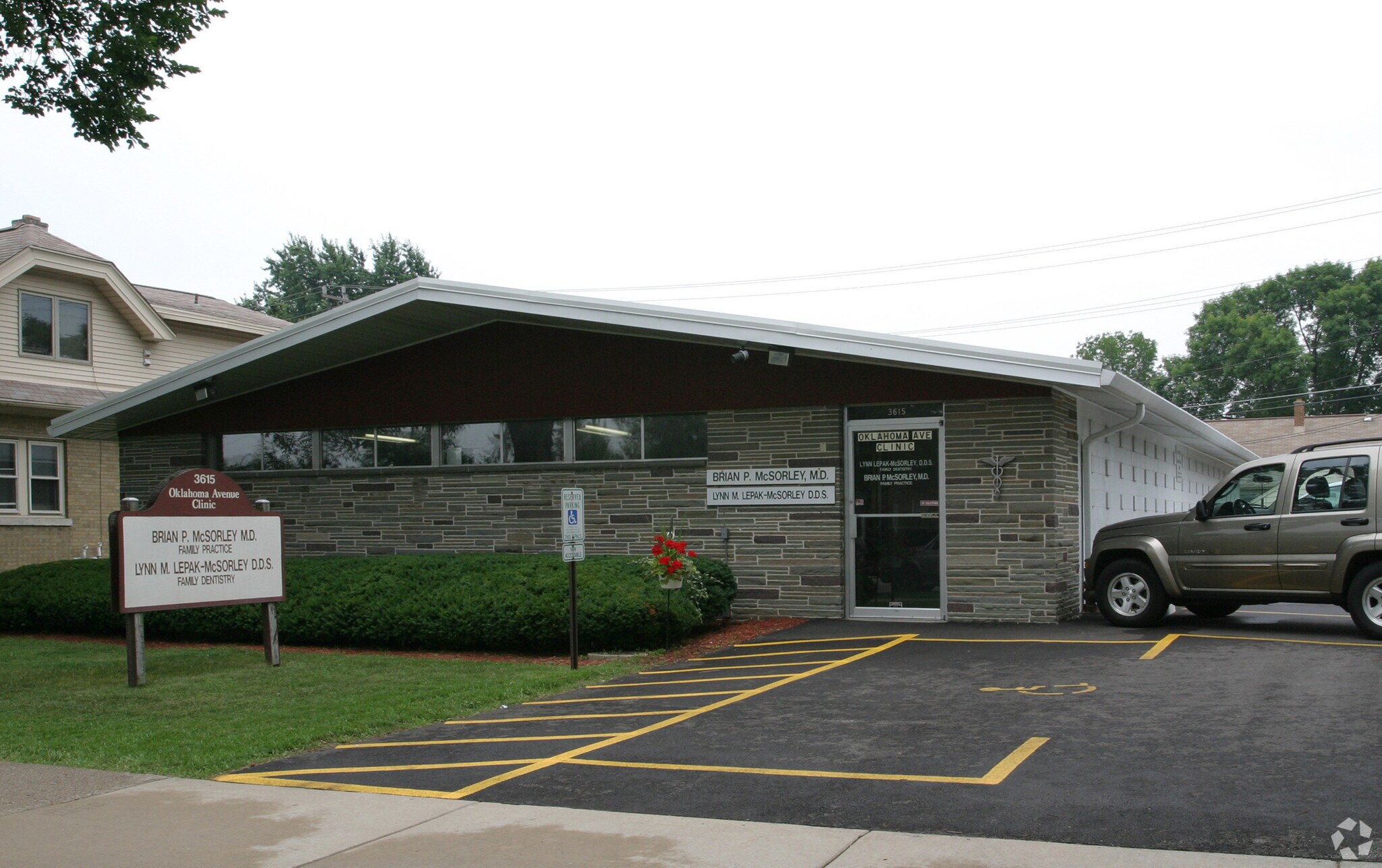 3615 W Oklahoma Ave, Milwaukee, WI 53215 | LoopNet