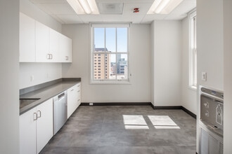 621 SW Morrison St, Portland, OR 97205 - American Bank Building | LoopNet