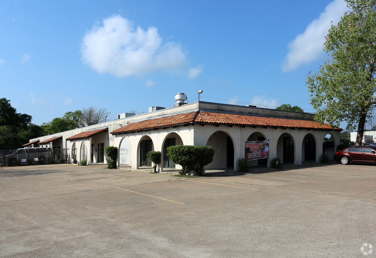 6615 Long Point Rd, Houston, TX 77055 | LoopNet