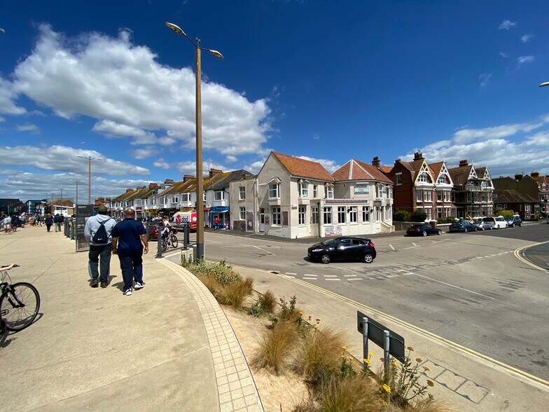 61 Pier Rd, Littlehampton, WSX BN17 5LP | LoopNet