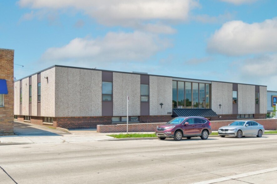5757 W Oklahoma Ave, Milwaukee, WI 53219 | LoopNet