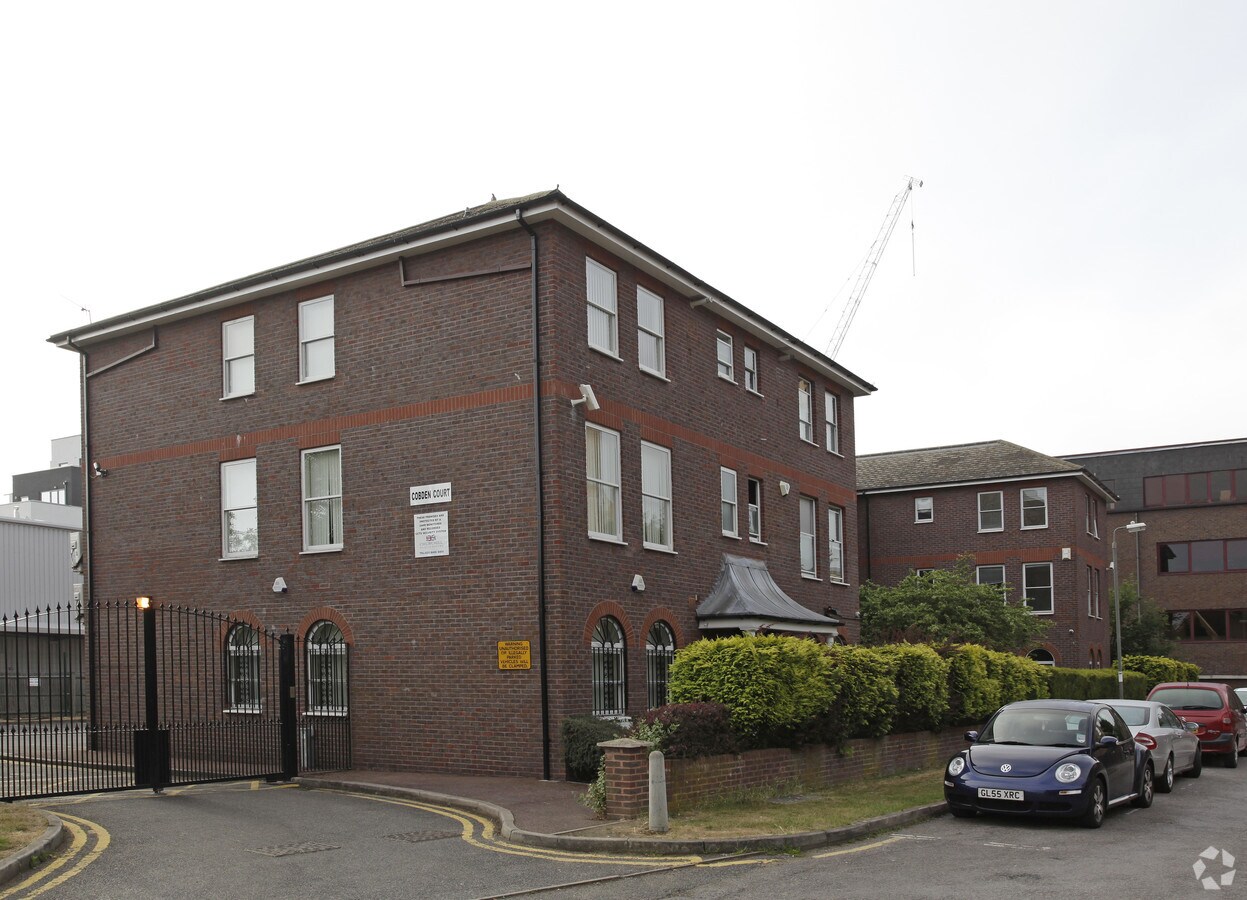 Wimpole Clos, Bromley, BR2 9JF | LoopNet