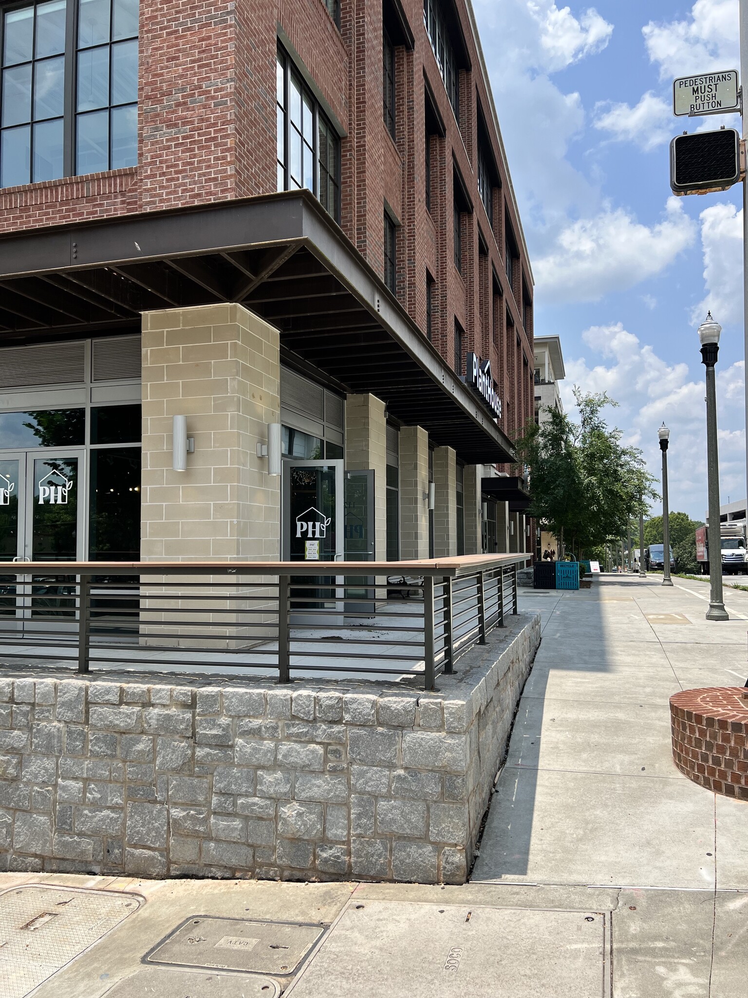 120 W Trinity Pl, Decatur, GA 30030 - AMLI Decatur | LoopNet