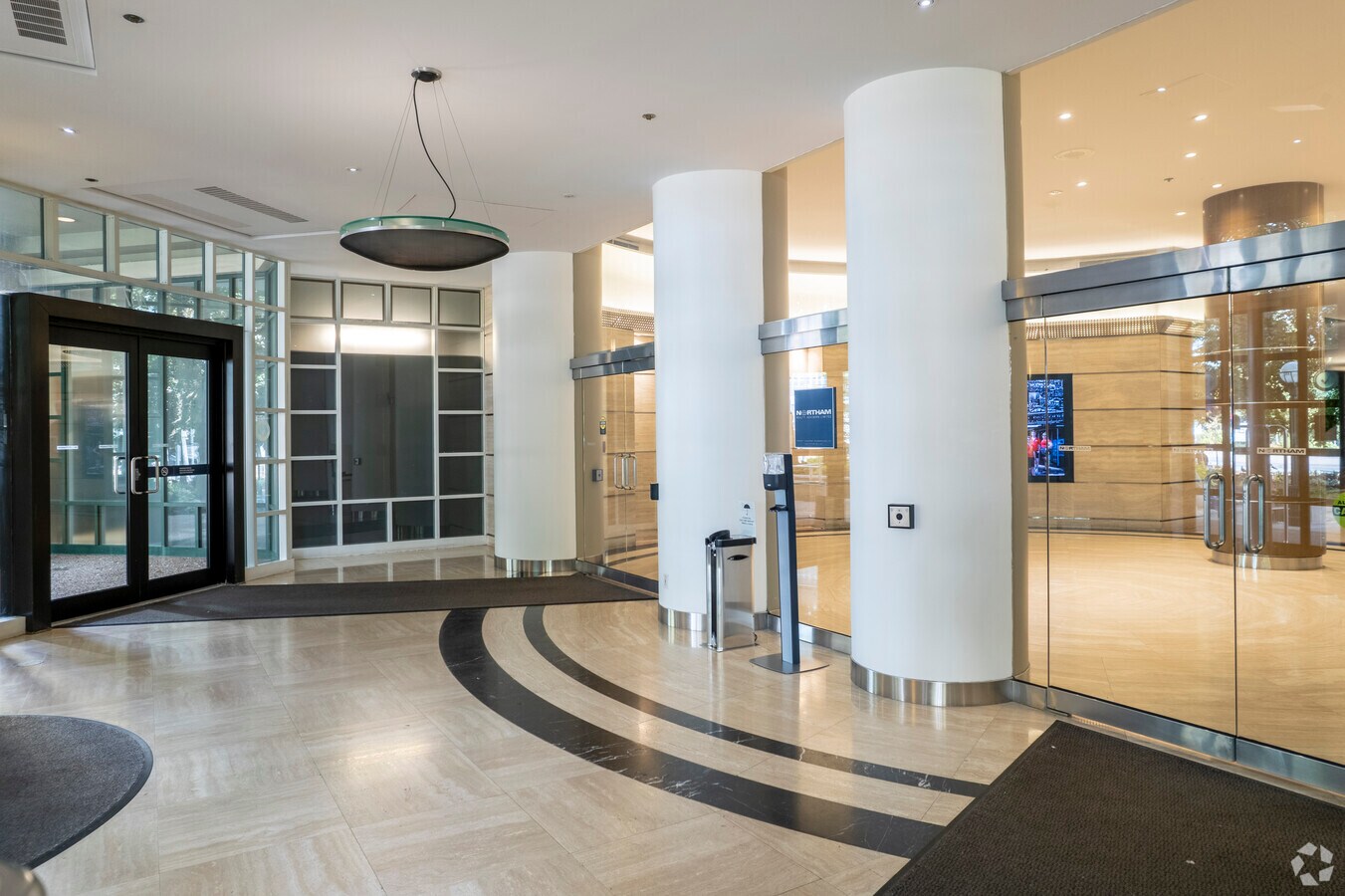 207 Queens Quay W, Toronto, ON M5J 1A7 - Queens Quay Terminal | LoopNet