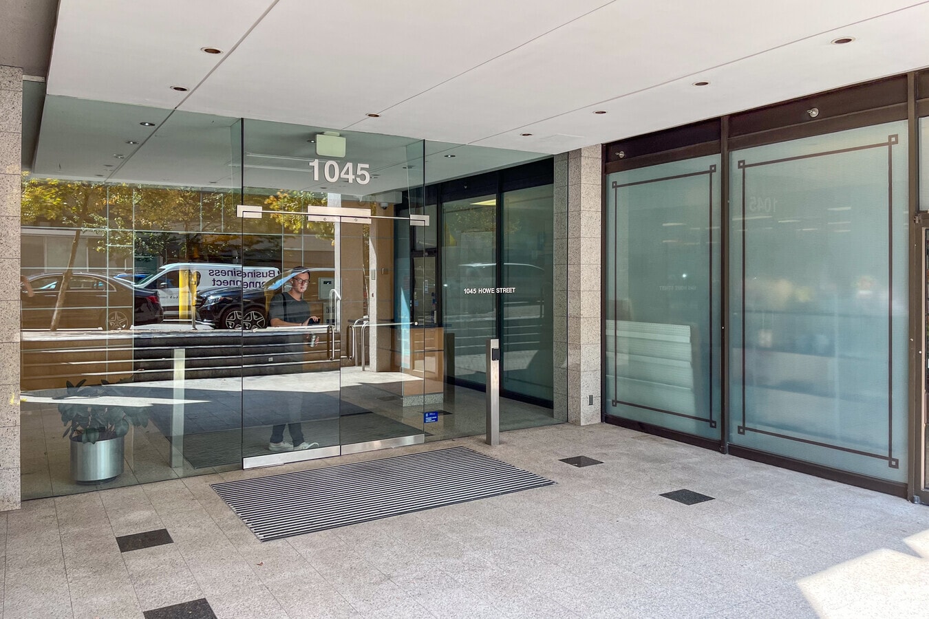 1045 Howe St, Vancouver, BC V6Z 2A9 | LoopNet