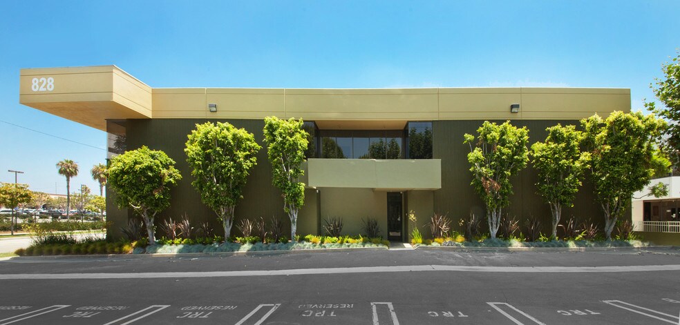 828 W Hillcrest Blvd, Inglewood, CA 90301 - Industrial for Lease | LoopNet