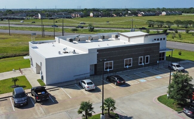 CBRE - Dallas Commercial Listings & Brokers | LoopNet