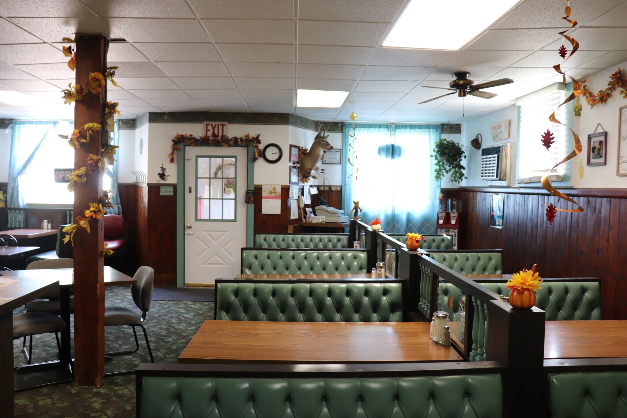 2866 Rhodes, Rhodes, MI 48652 - Rhodes Cafe | LoopNet