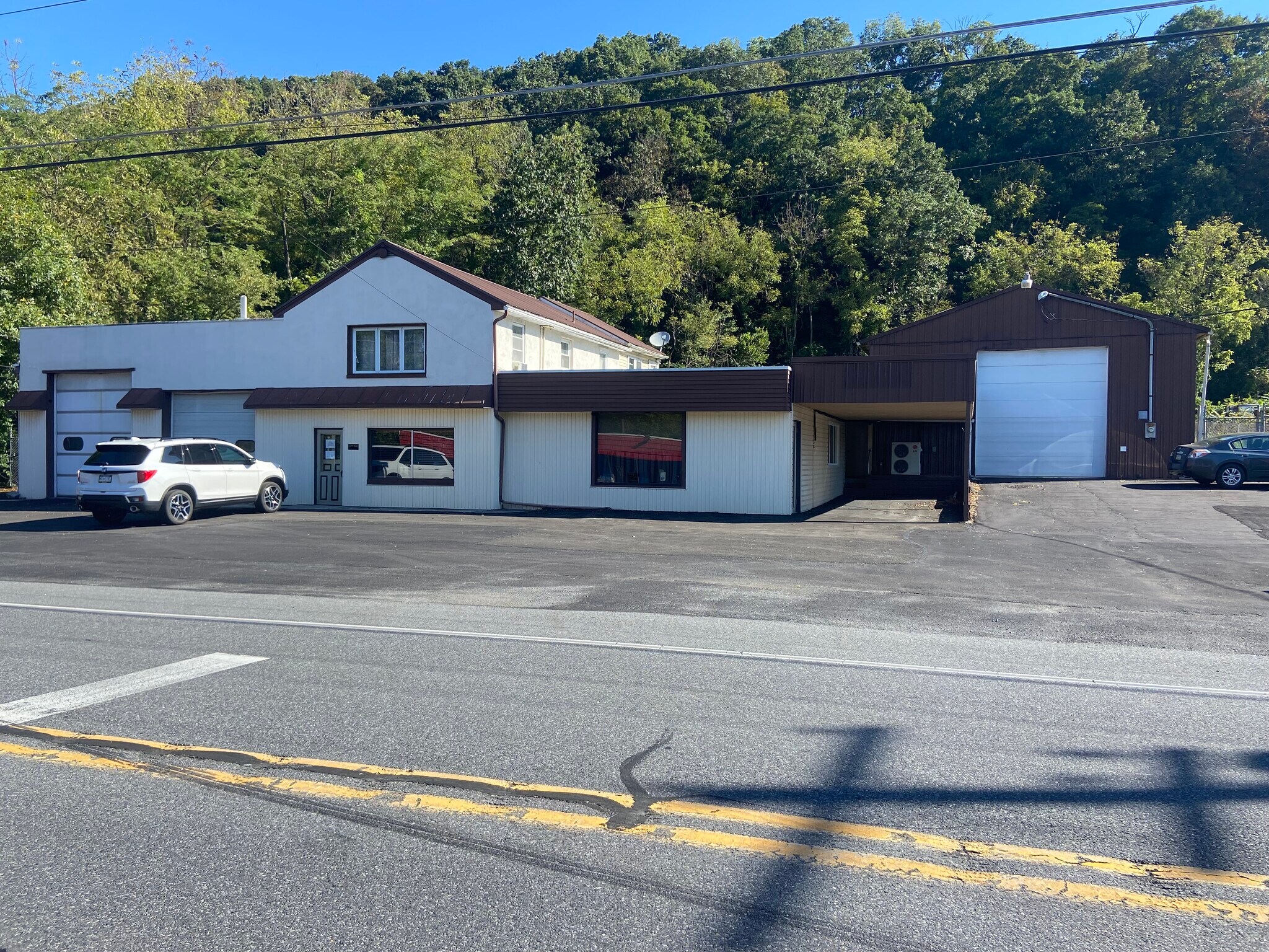 272 Riverview Dr, Walnutport, PA 18088 - CONTRACTORS HQ - AUTO REPAIR - GEN COMMERCIAL | LoopNet