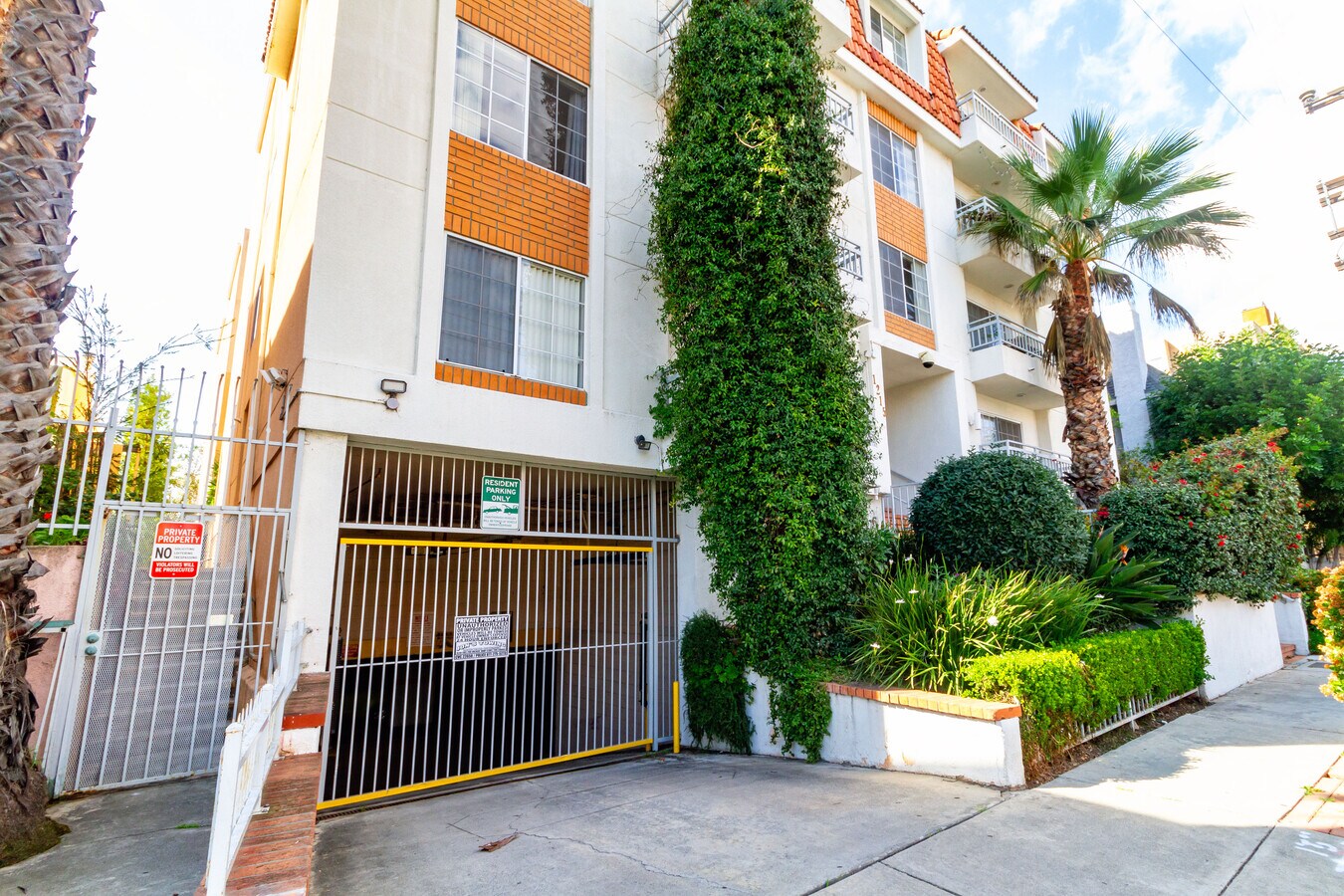 1215 N Sycamore Ave, Los Angeles, CA 90038 - Casa Del Sycomoro | LoopNet