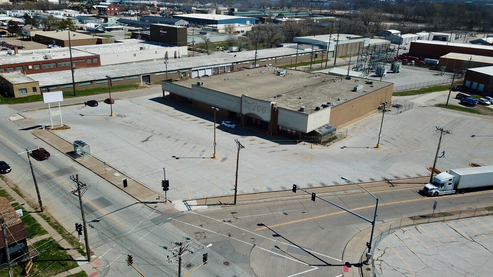 3019 Rockingham Rd, Davenport, IA 52802 - Former Grocery Store in ...