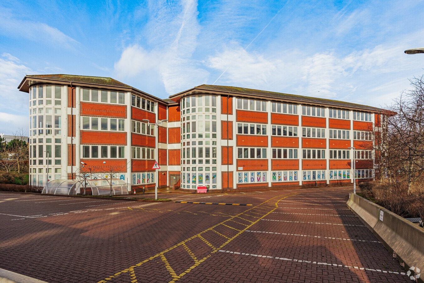 5 Redheughs Rigg, Edinburgh, EH12 9HW - Calton House | LoopNet