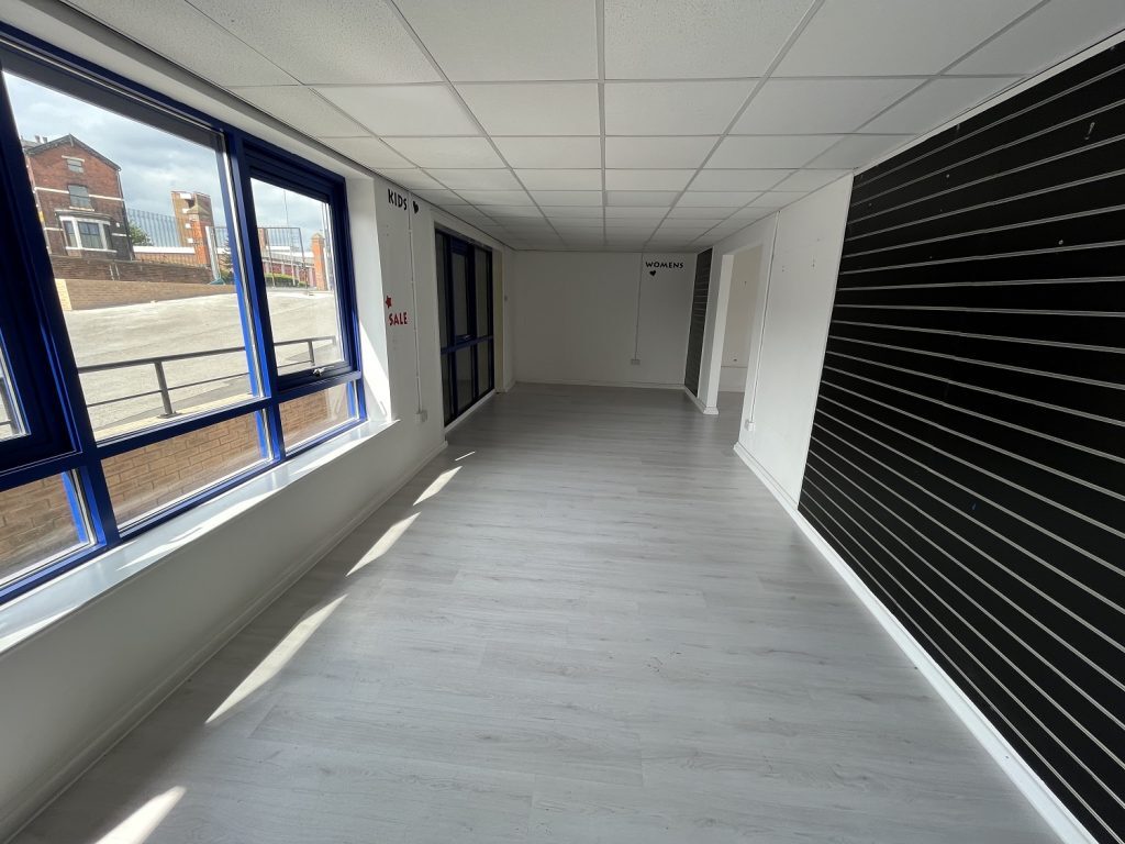 Unit 1F Dewsbury Rd, Leeds, WYK LS11 5LQ | LoopNet