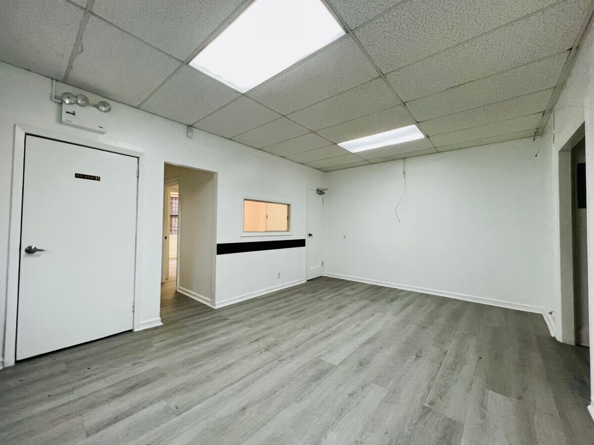 3406 73rd St, Jackson Heights, NY 11372 | LoopNet