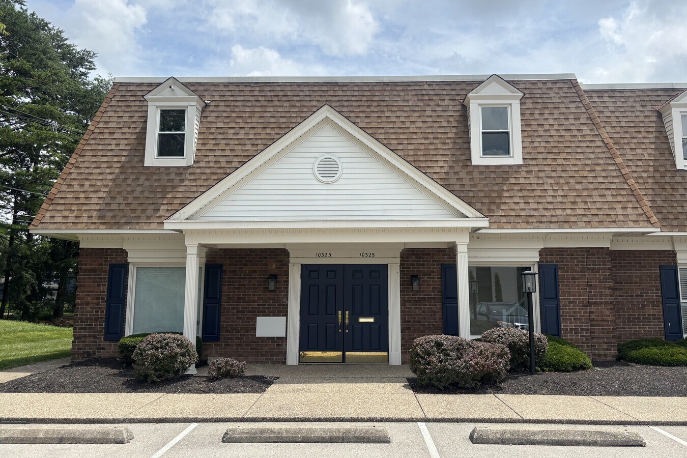 10323-10331 Linn Station Rd, Louisville, KY 40223 | LoopNet