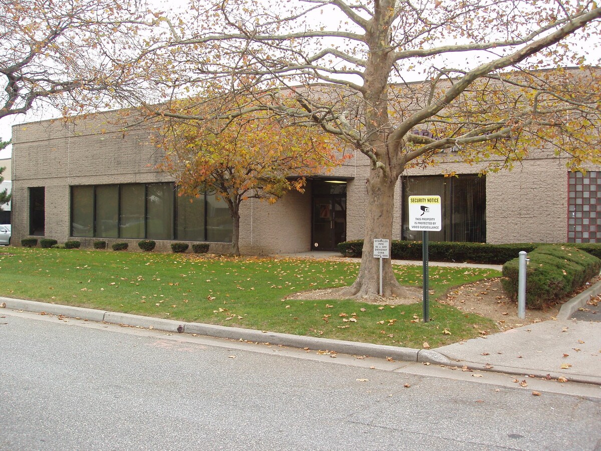 111 Executive Blvd, Farmingdale, NY 11735 | LoopNet
