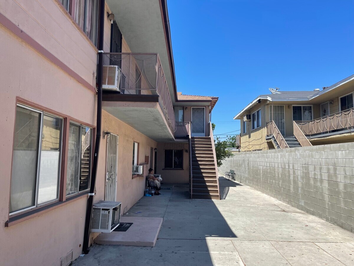 11487 Sherman Way, North Hollywood, CA 91605 | LoopNet