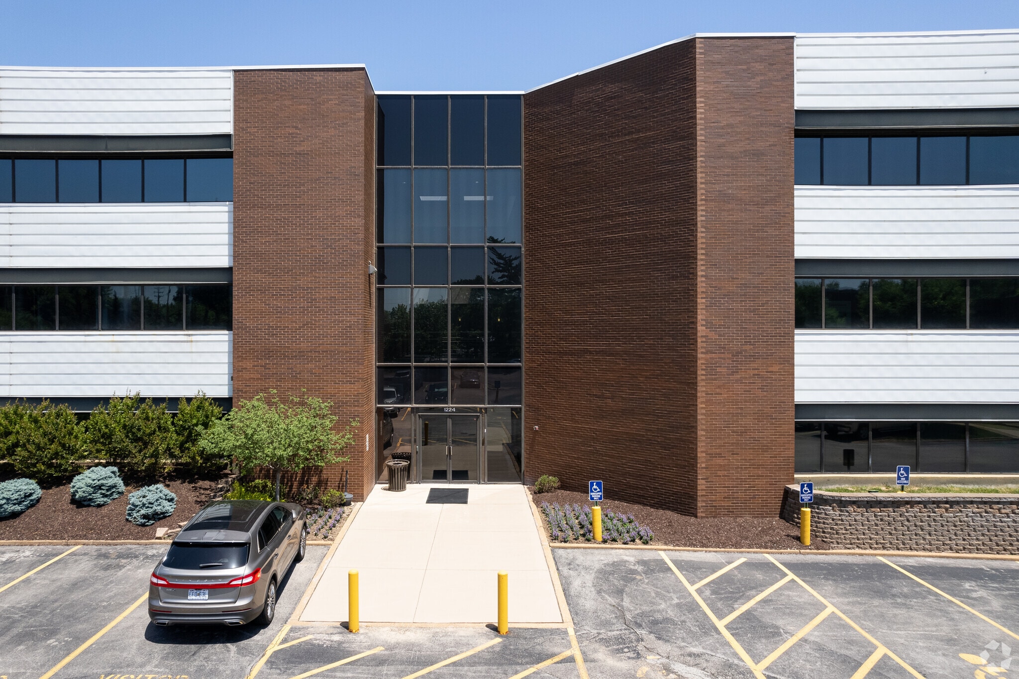 1224 Fern Ridge Pky, Saint Louis, MO 63141 - Fern Ridge Office Park ...