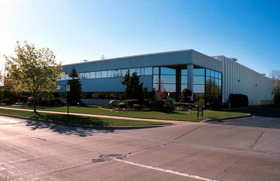 13870 E 11 Mile Rd, Warren, MI 48089 | LoopNet