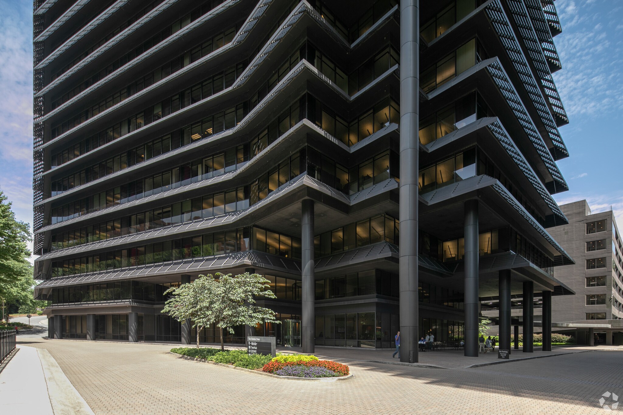 1 Ravinia Dr, Atlanta, GA 30346 - Ravinia Drive | LoopNet