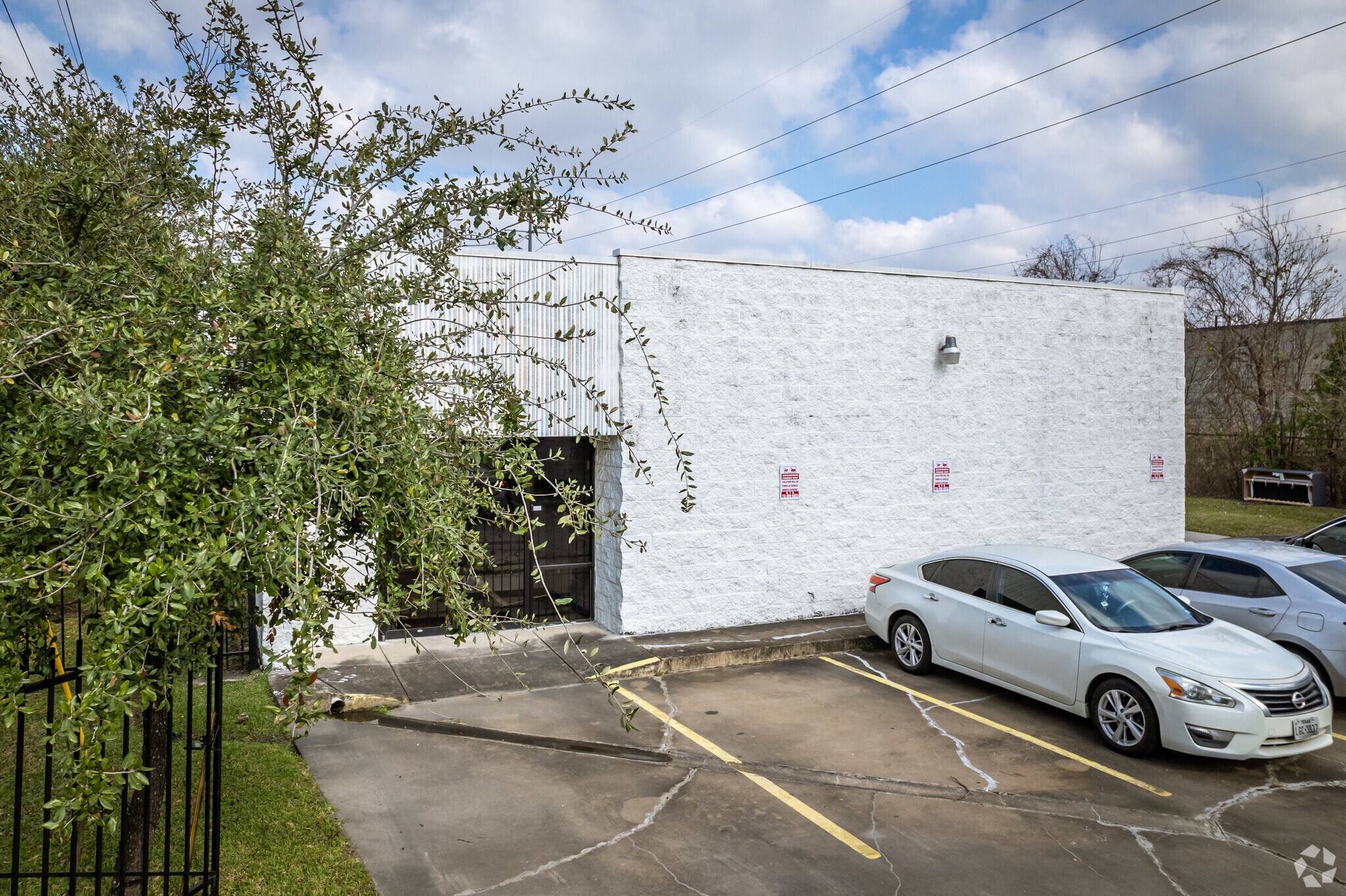 8403 Almeda. Rd, Houston, TX 77054 - Almeda Center | LoopNet