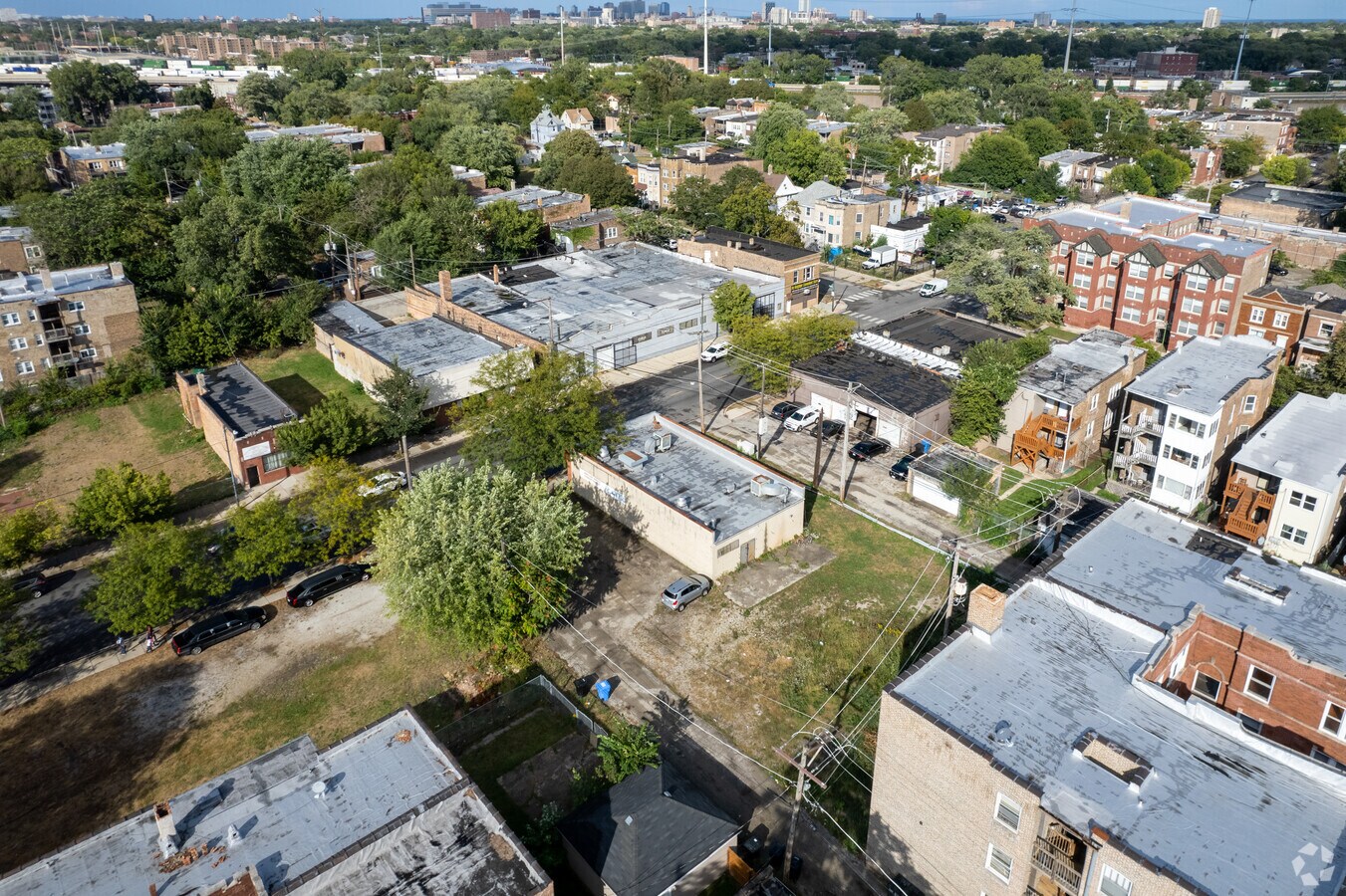 219 E 69th St, Chicago, IL 60637 | LoopNet