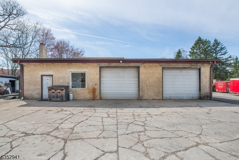 18 Paradise Rd, Oak Ridge, NJ 07438 | LoopNet