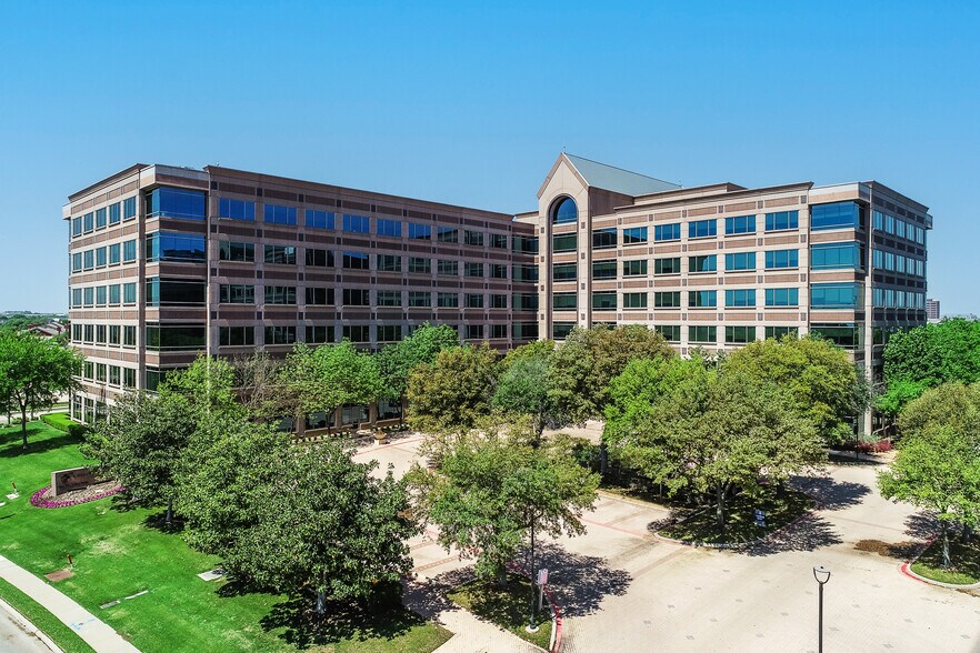 1301 International Pky, Sunrise, FL 33323 - Lake Shore Plaza | LoopNet