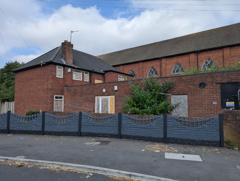 27 Crofton Rd, Liverpool, L13 5UJ | LoopNet