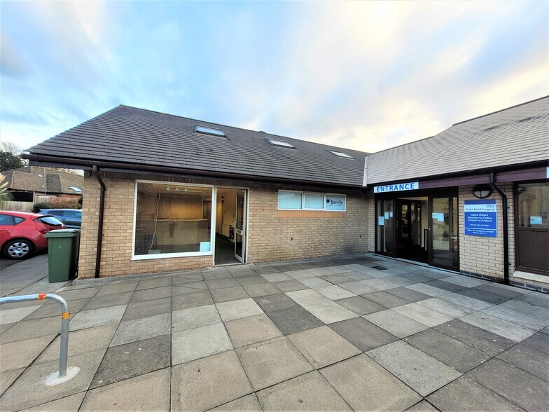 4 Stoke Rd, Bishops Cleeve, GL52 8RP | LoopNet