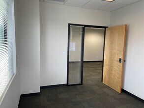 32650 State Route 20, Oak Harbor, WA 98277 - Harbor Station | LoopNet