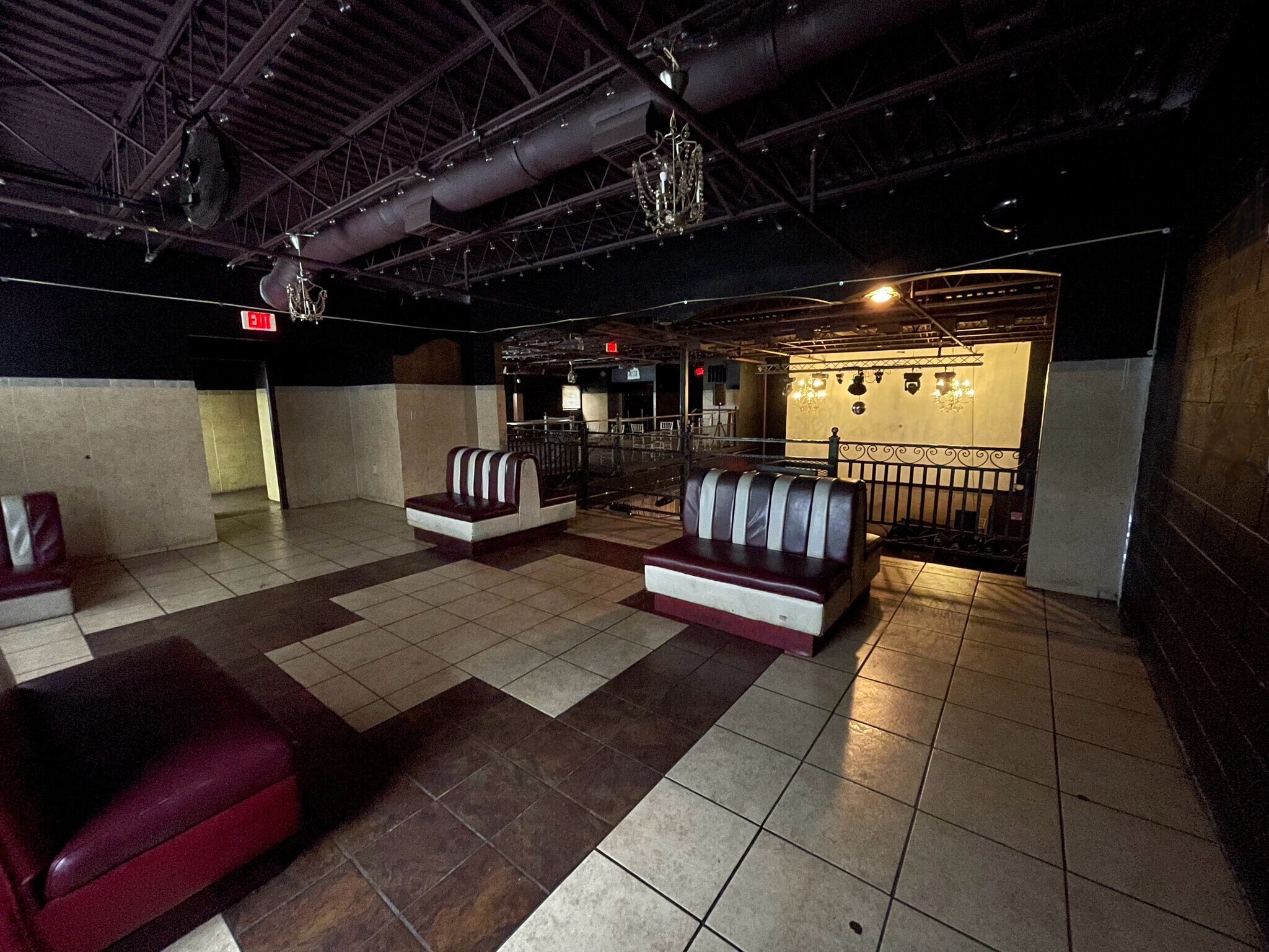 5214 Botham Jean Blvd, Dallas, TX 75215 - Retail for Sale | LoopNet 5214 Botham Jean Blvd, Dallas, TX 75215 - Retail for Sale | LoopNet